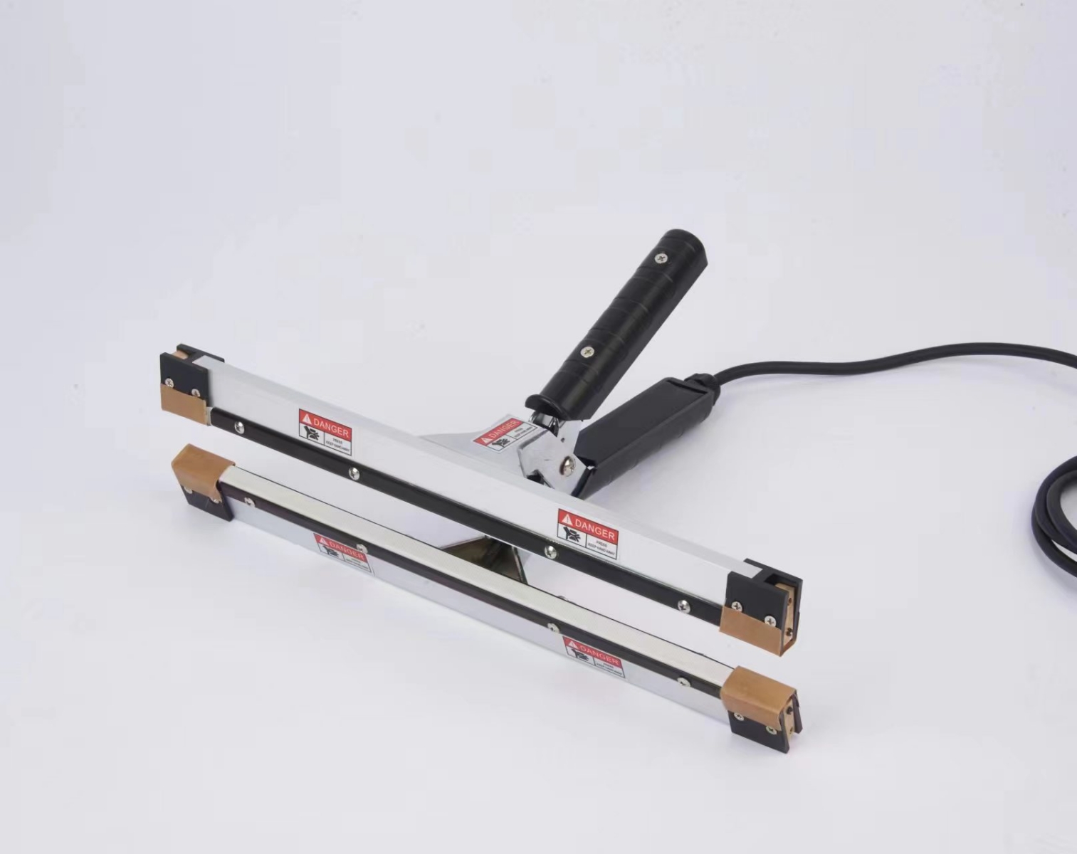 Instantaneous Hot Pliers Sealing Machine Available – L&S CIJ ...